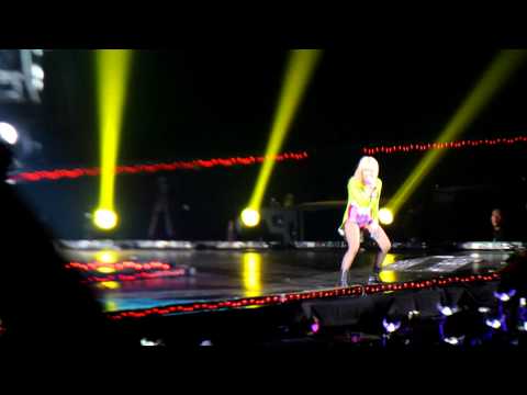 121201 2NE1 New Evolution in SG (CL Sexy Dance P.2)