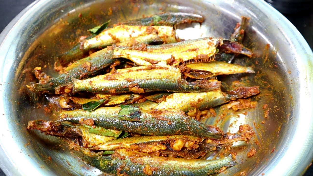 Mathi fish fry / Mathi meen varuval / Fish fry / Easy fish fry /மத்தி ...