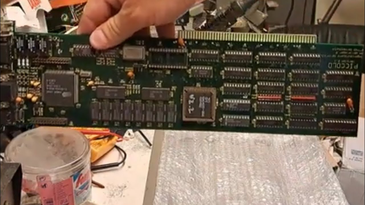 Amiga 2000 Piccolo Graphic Card , part#1 - YouTube