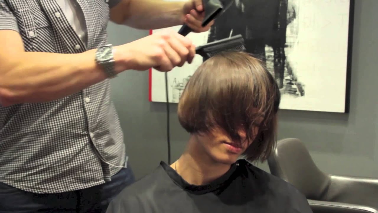 The Adam Bob Haircut Part 3/3 - Model Siarah - YouTube