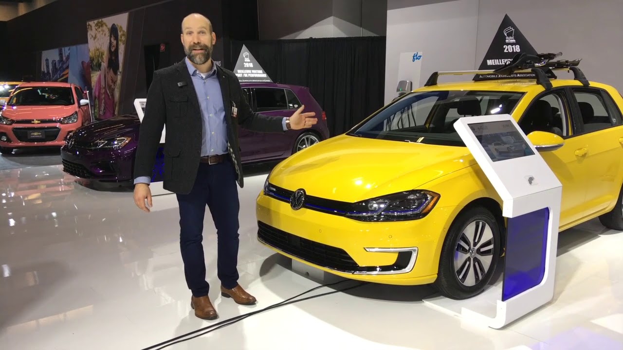 Volkswagen e-Golf and Golf R Custom Colours - YouTube