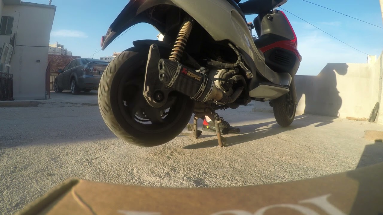 Gilera runner 200 VXR 2002-2004 exhaust Akrapovic - YouTube
