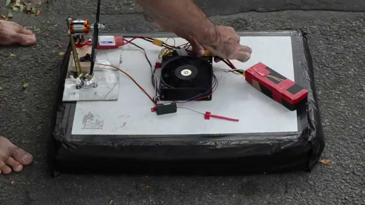 Case-Fan / Trash Bag RC Hovercraft - YouTube