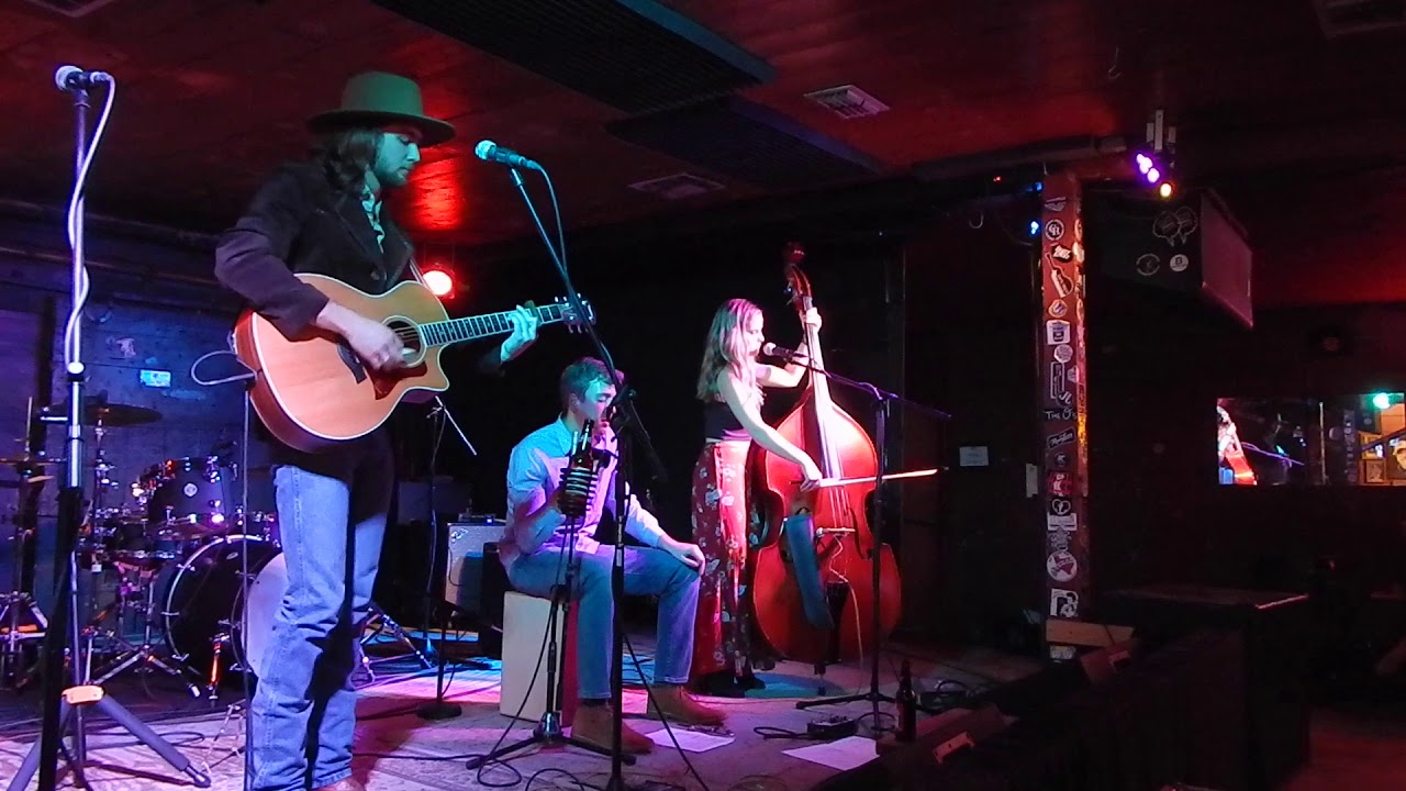 Cullen & Caroline - Carousel Ride Live - YouTube