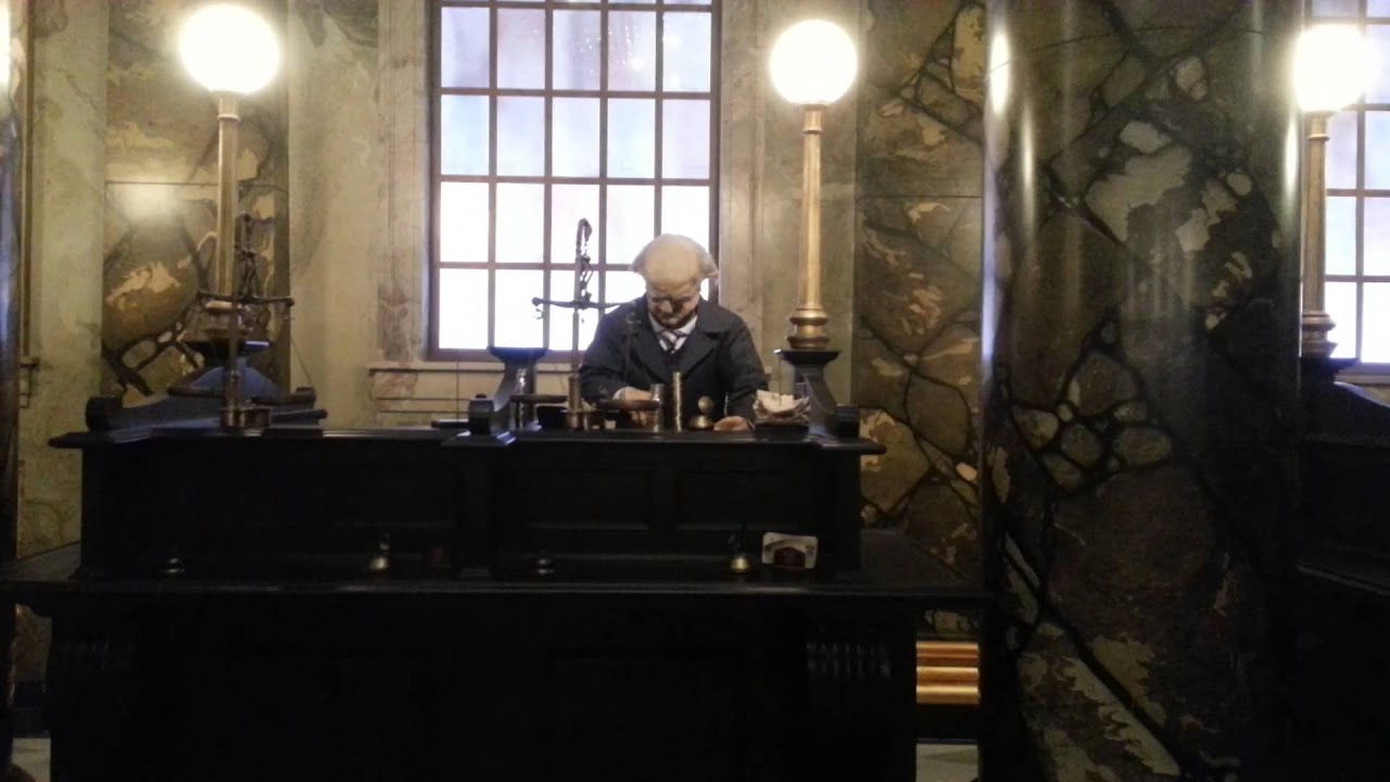 Goblins inside Gringotts at Universal - YouTube
