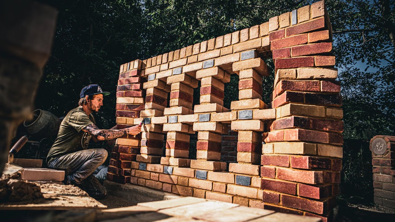 BRICKLAYING | TWISTED BRICK WALL - YouTube