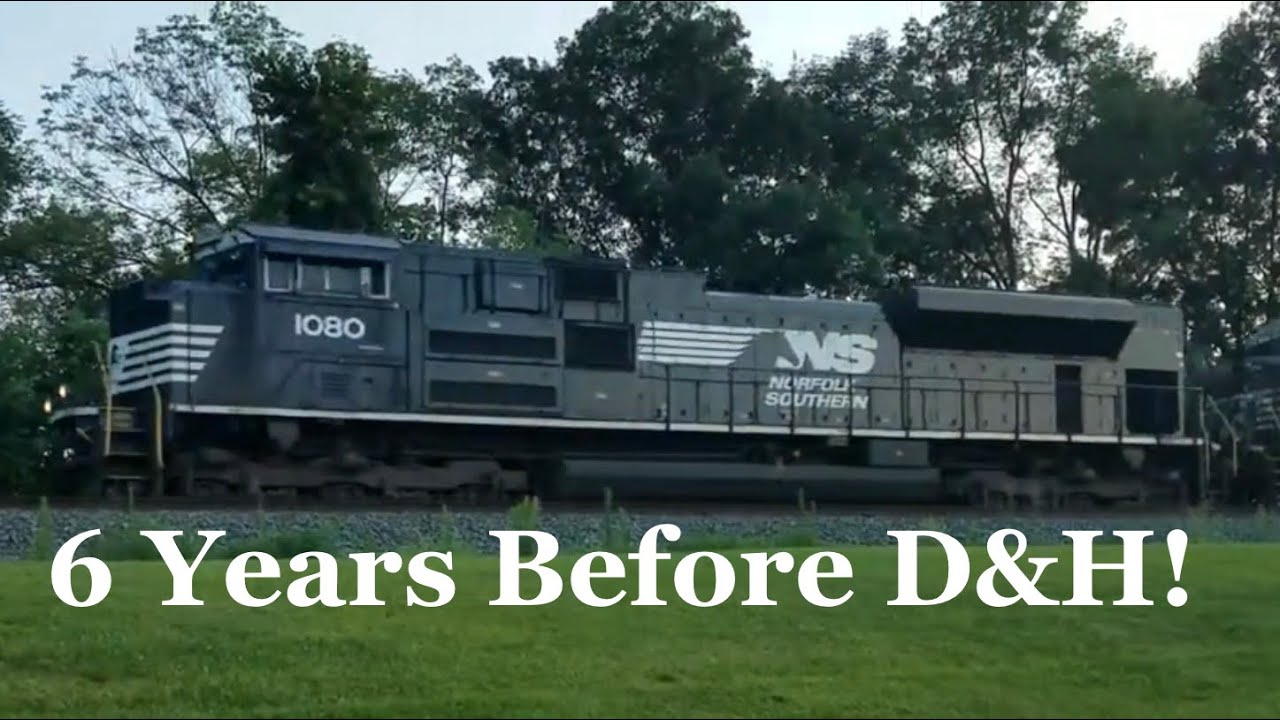 NS 1080 leads a mixed freight train in Robesonia, PA (10K) - YouTube