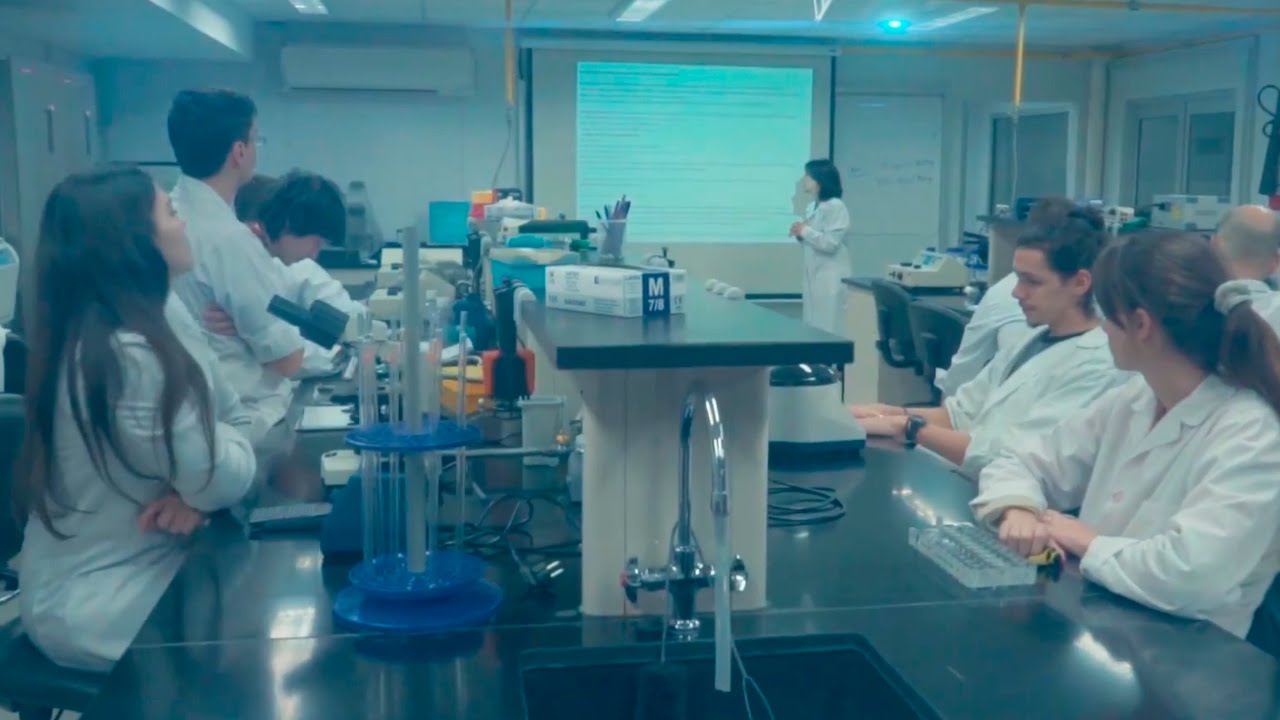 Laboratorios de Biotecnología - YouTube