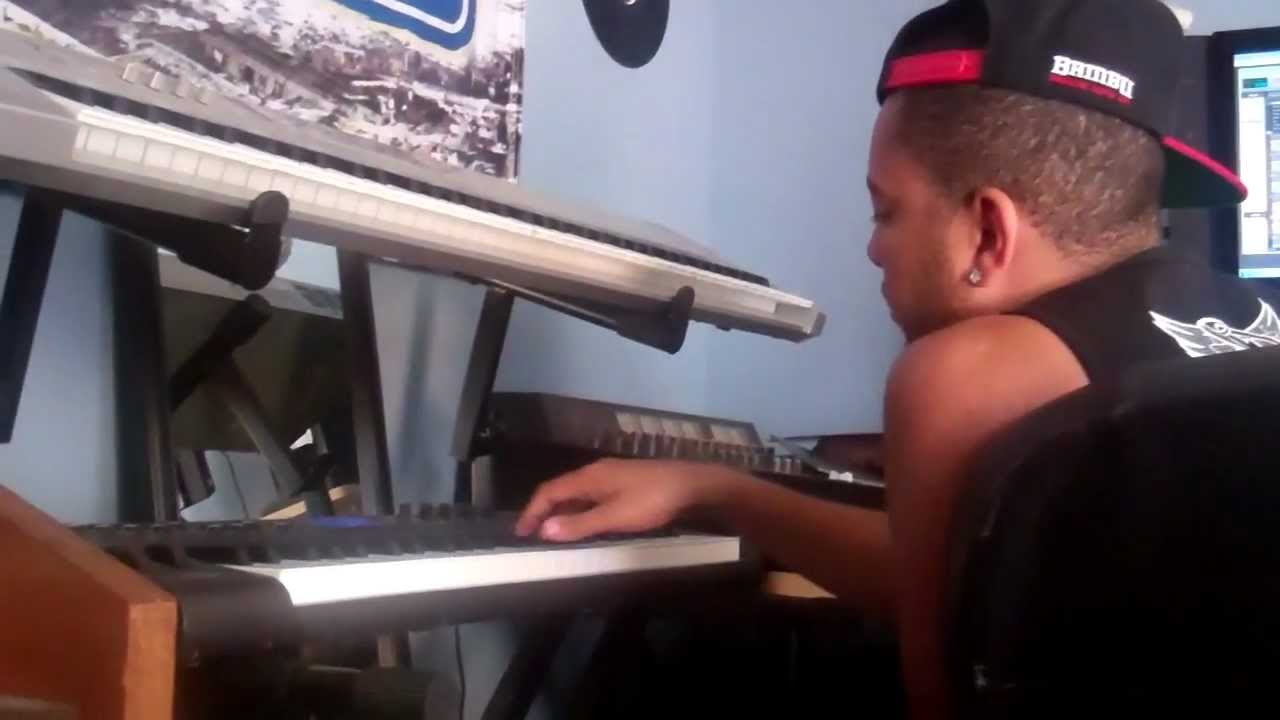 Excel Beats Producing Track For Lj Frazier - YouTube