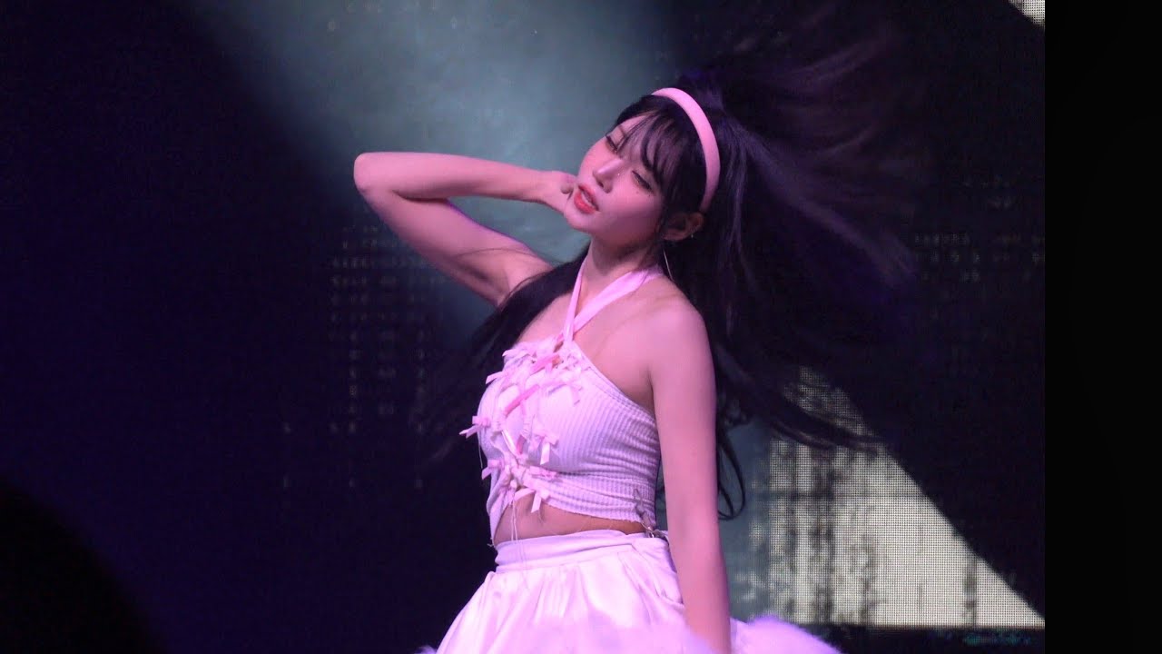 tripleS (트리플에스/トリプルS) in 4K - ATMOSPHERE - COME TRUE TOUR : TORONTO ...