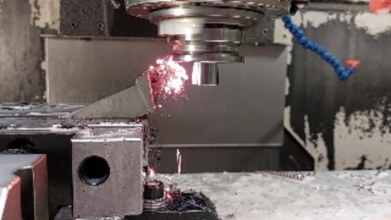 "Turning a Custom BT40 Short Shell Mill Holder on CNC Mill! 🔧🔥" - YouTube