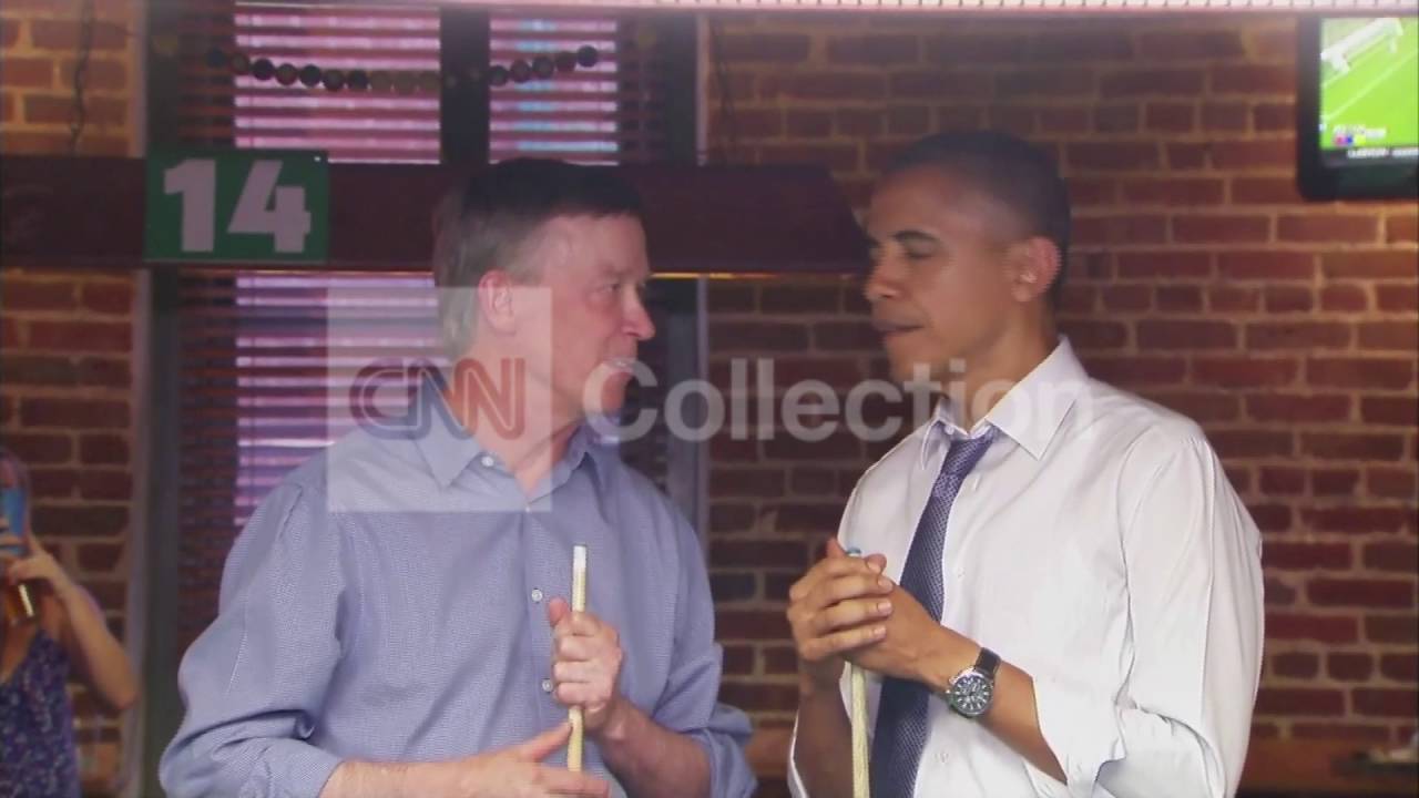 OBAMA VISITS RESTAURANT PLAYS POOL - YouTube