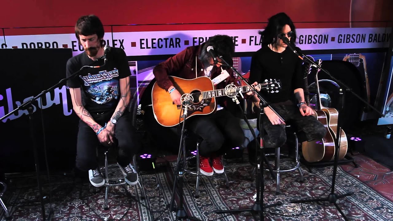 LostAlone - Crusaders - Sonisphere Knebworth 2014 - YouTube