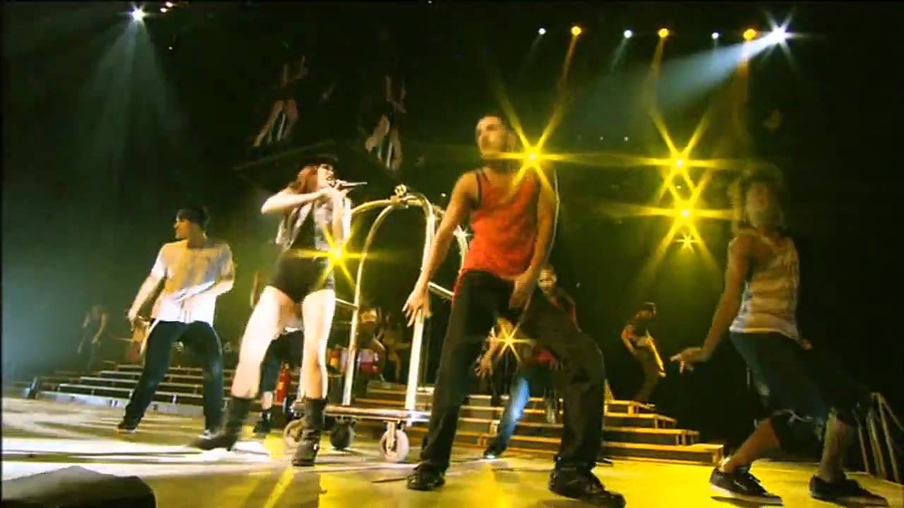 Miley Cyrus-Party in the USA Live at O2 - YouTube