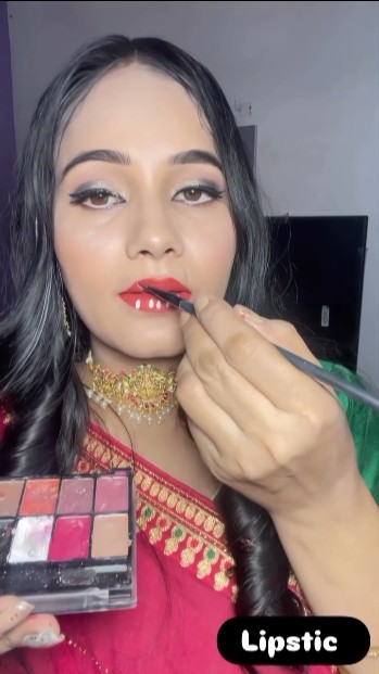 Colour changing lipstick👄 ️#hack #viral#trending#lipstick #shorts# ...