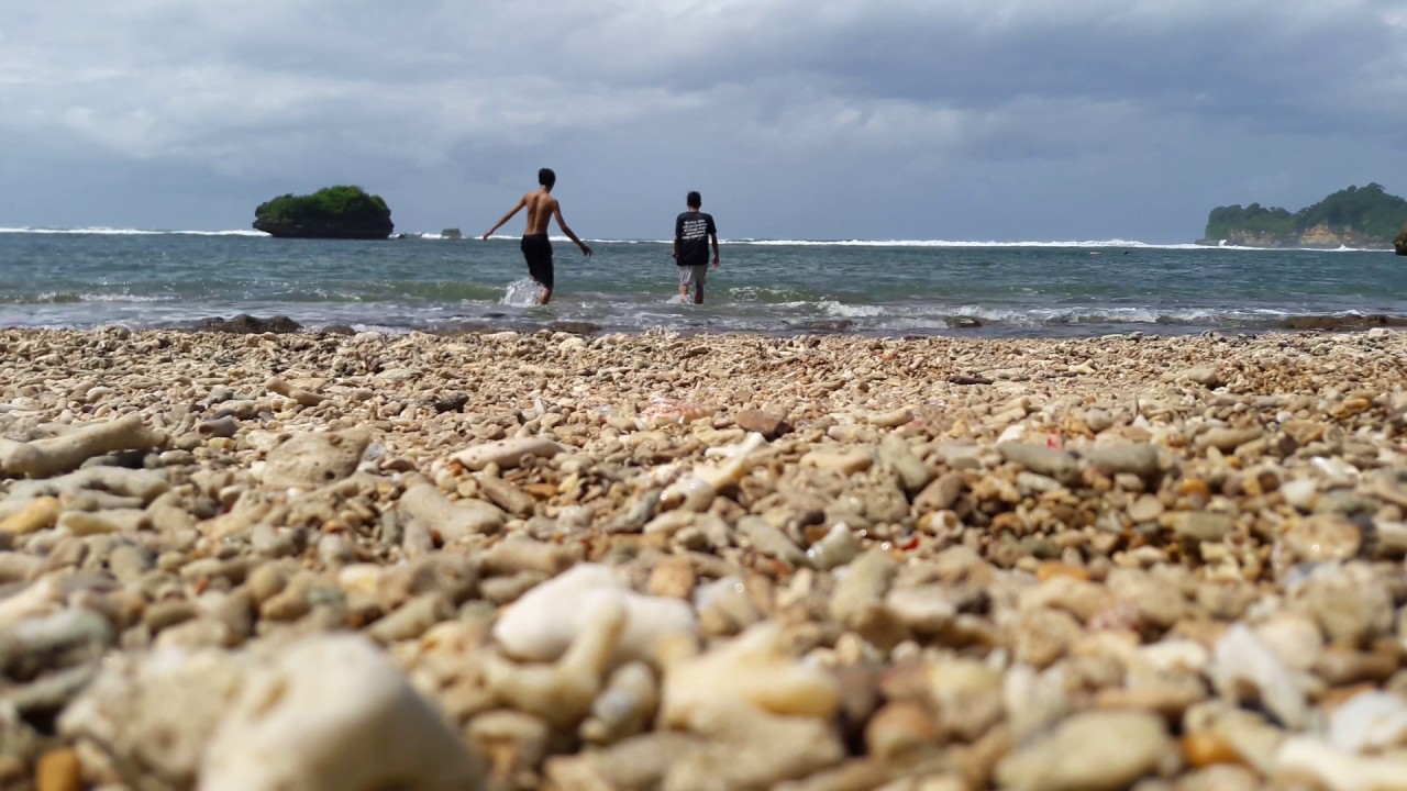 Kondang merak Beach - YouTube