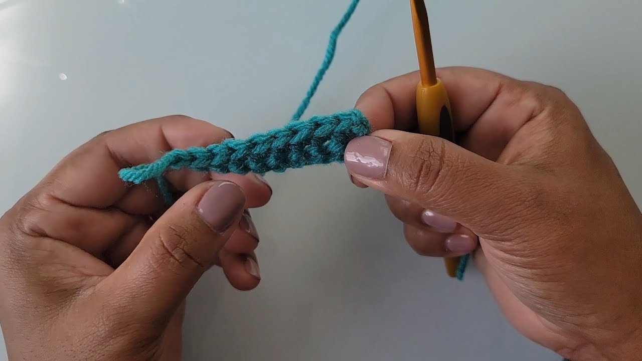 Beginner Crochet - slip knot , base chain and single crochet - YouTube