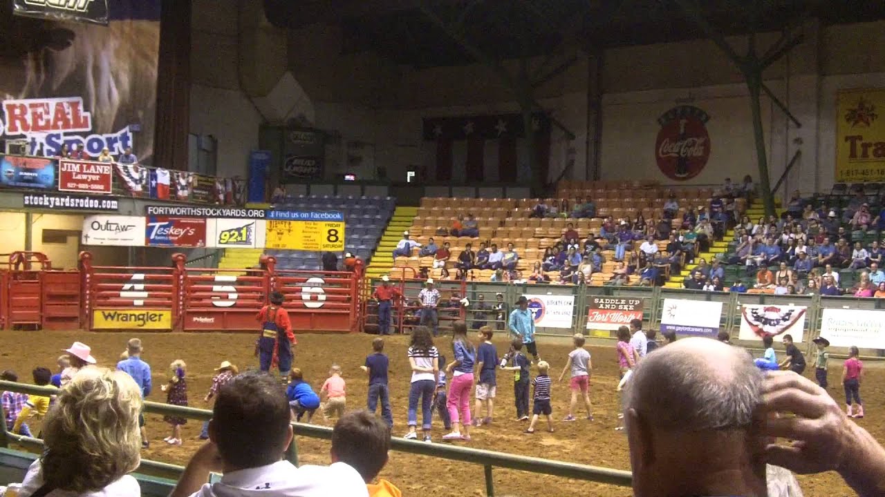 Kids rodeo @ The stockyards - YouTube