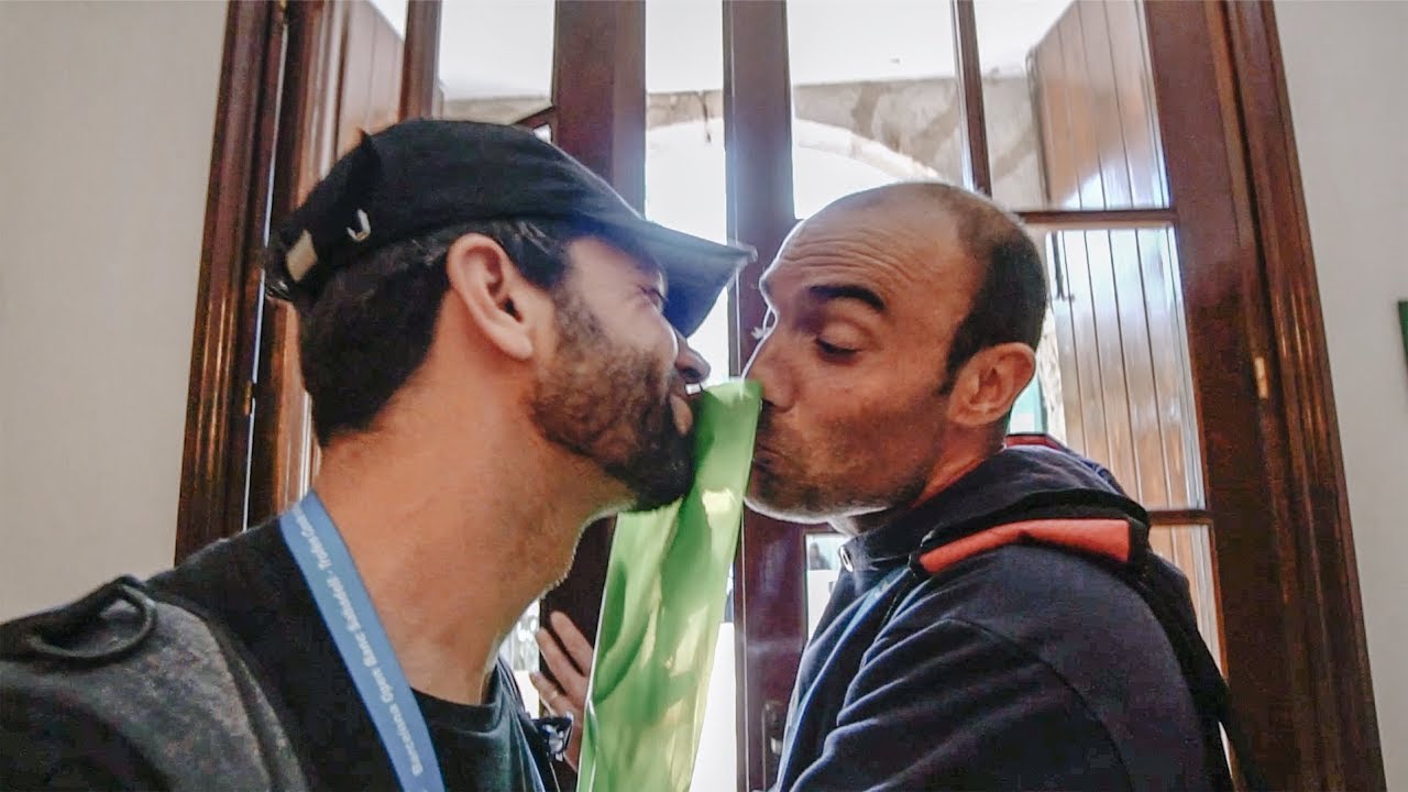 ES UN DÍA ESPECIAL - YouTube