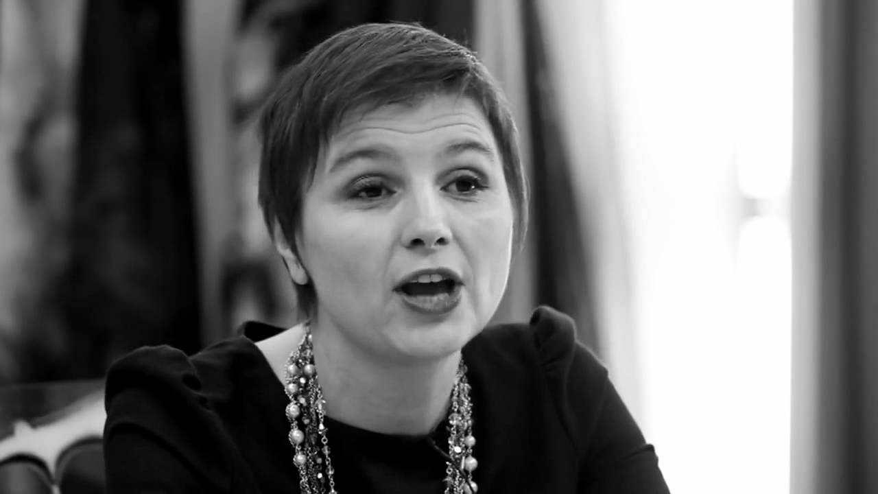 Designer of On Aura Tout Vu Couture's House interviewed by Christine ...