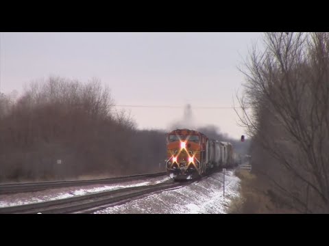 Ex. ATSF SD75I, AC4400 & ES44C4 slowly pull a mixed freight train through Corning, Iowa. - YouTube
