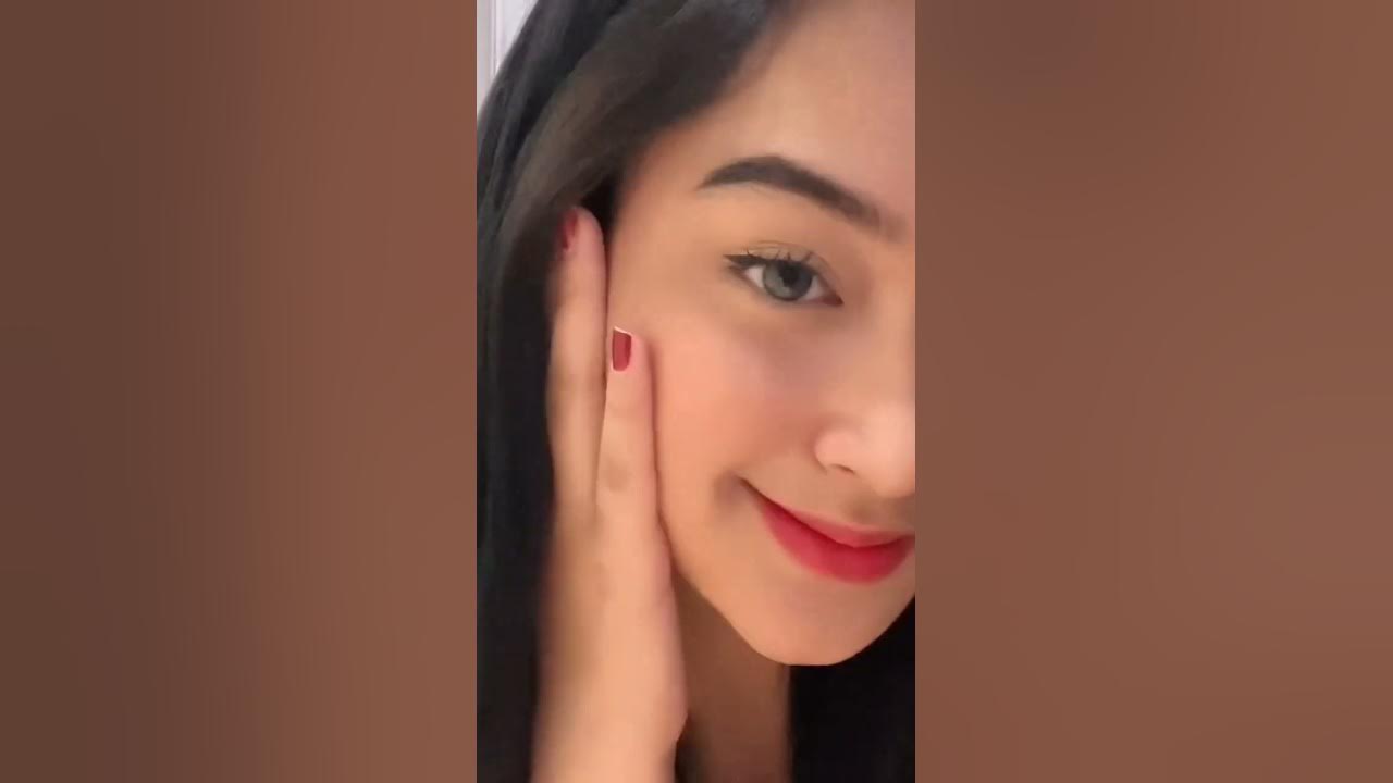 Yuayu ayu Cute Girl Dancing #beautifulgirl from Indonesia - YouTube