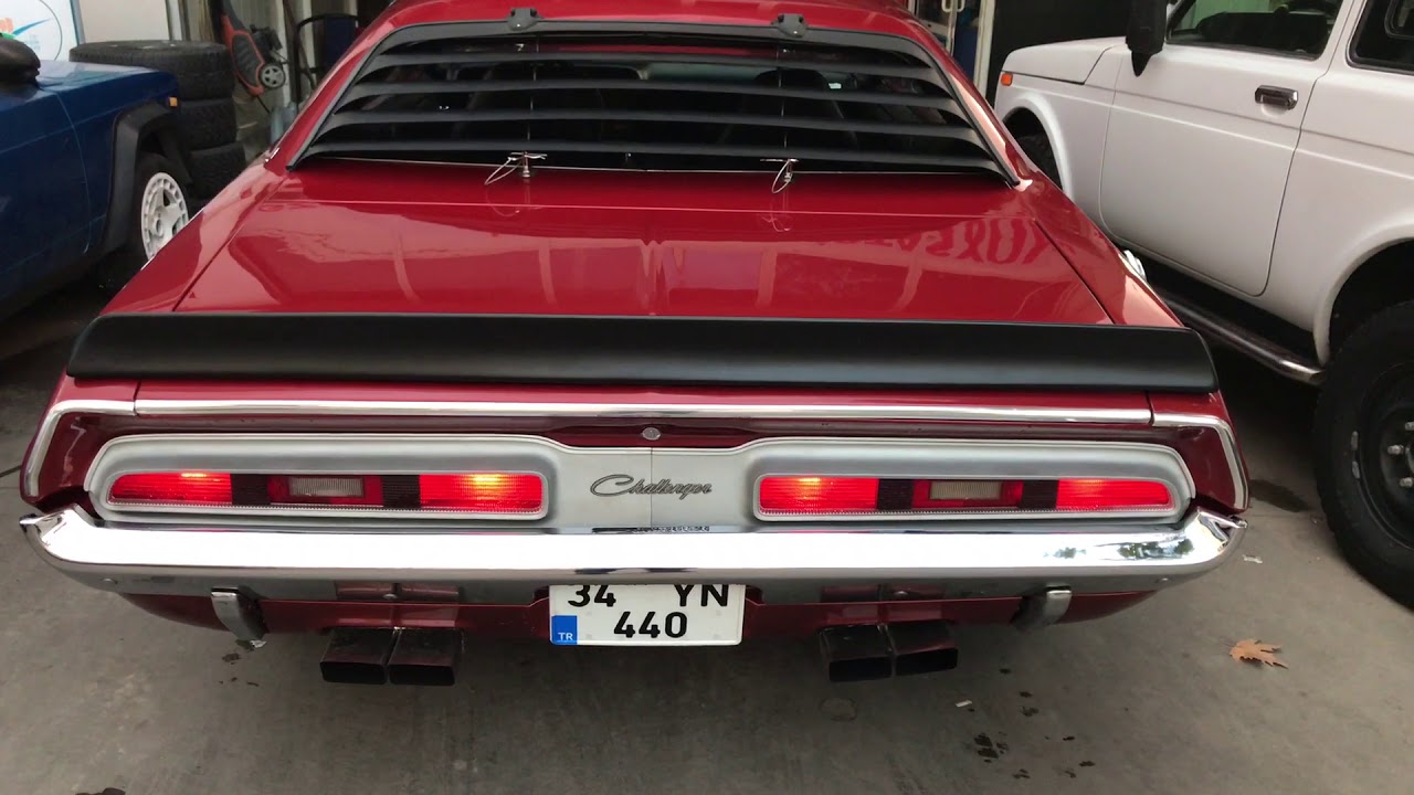 Dodge Challenger 440 Sixpack Flowmaster - YouTube