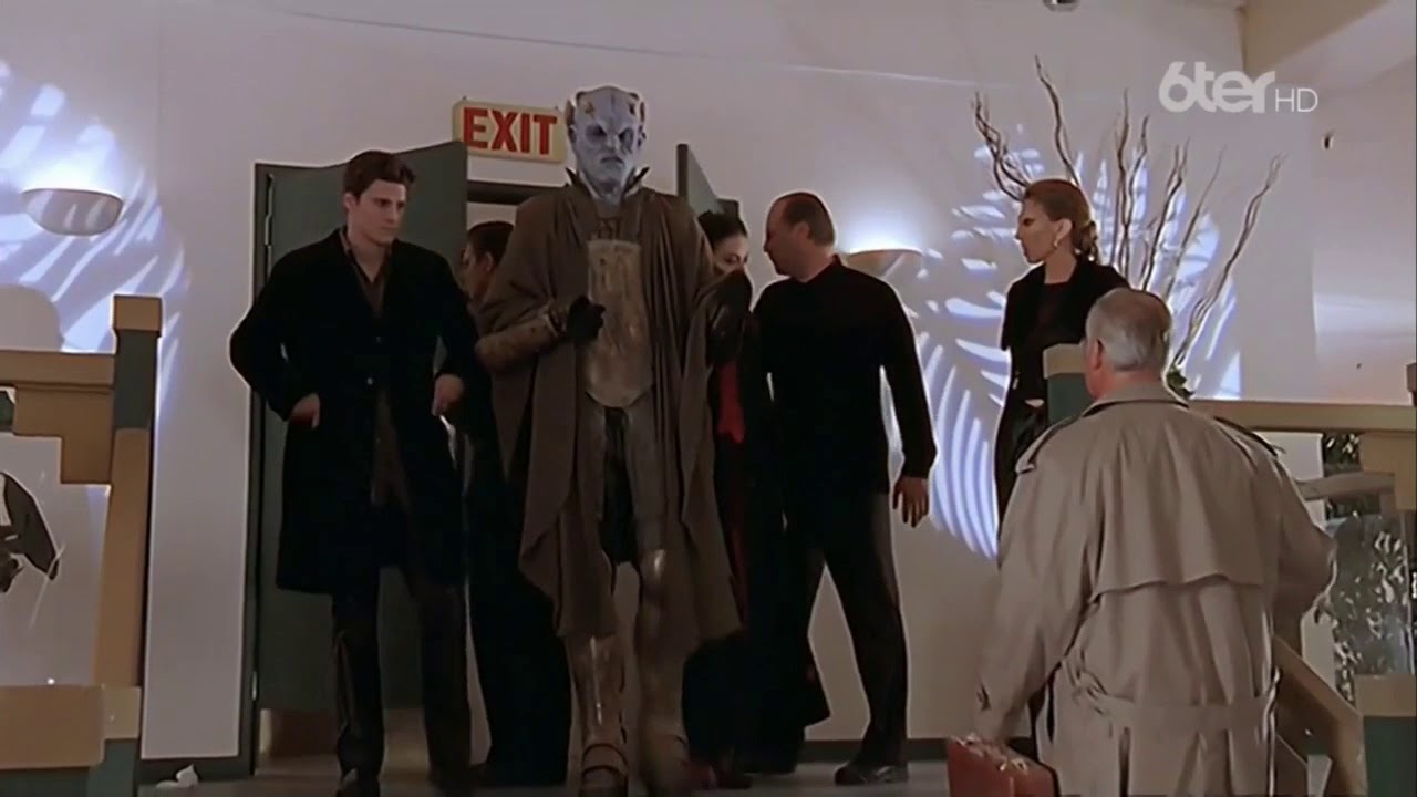 Buffy VS The judge | BAZOOKA SCENE 2x14 HD - YouTube