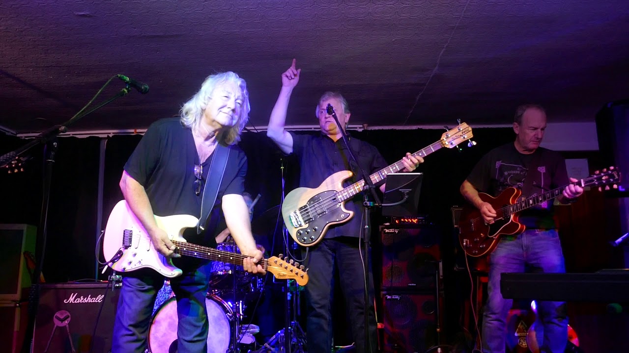 Derek Holt xmas 18 - YouTube