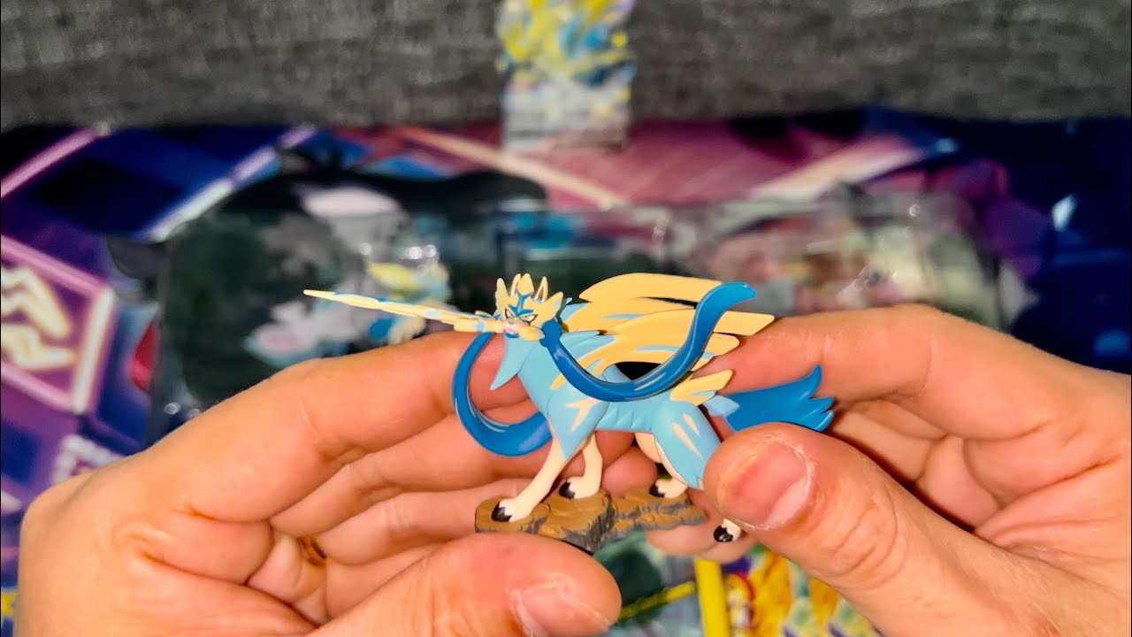 OPENING SHINY ZACIAN PREMIUM FIGURE COLLECTION || CROWN ZENITH || - YouTube