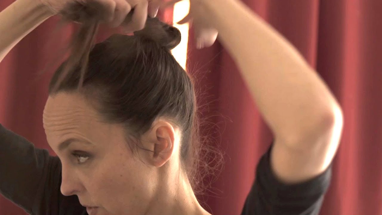 How to achieve the perfect ballet bun - YouTube