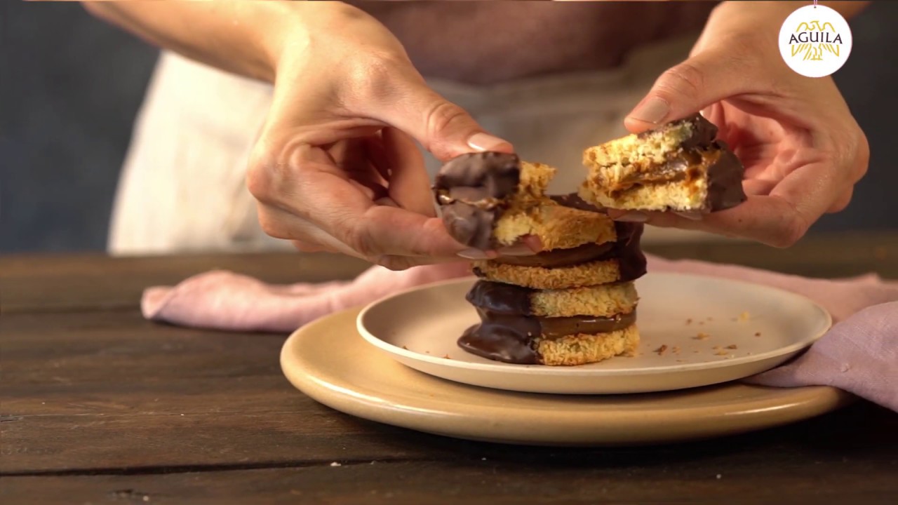 Alfajores de coco 🥥| Recetas Chocolate Aguila - YouTube