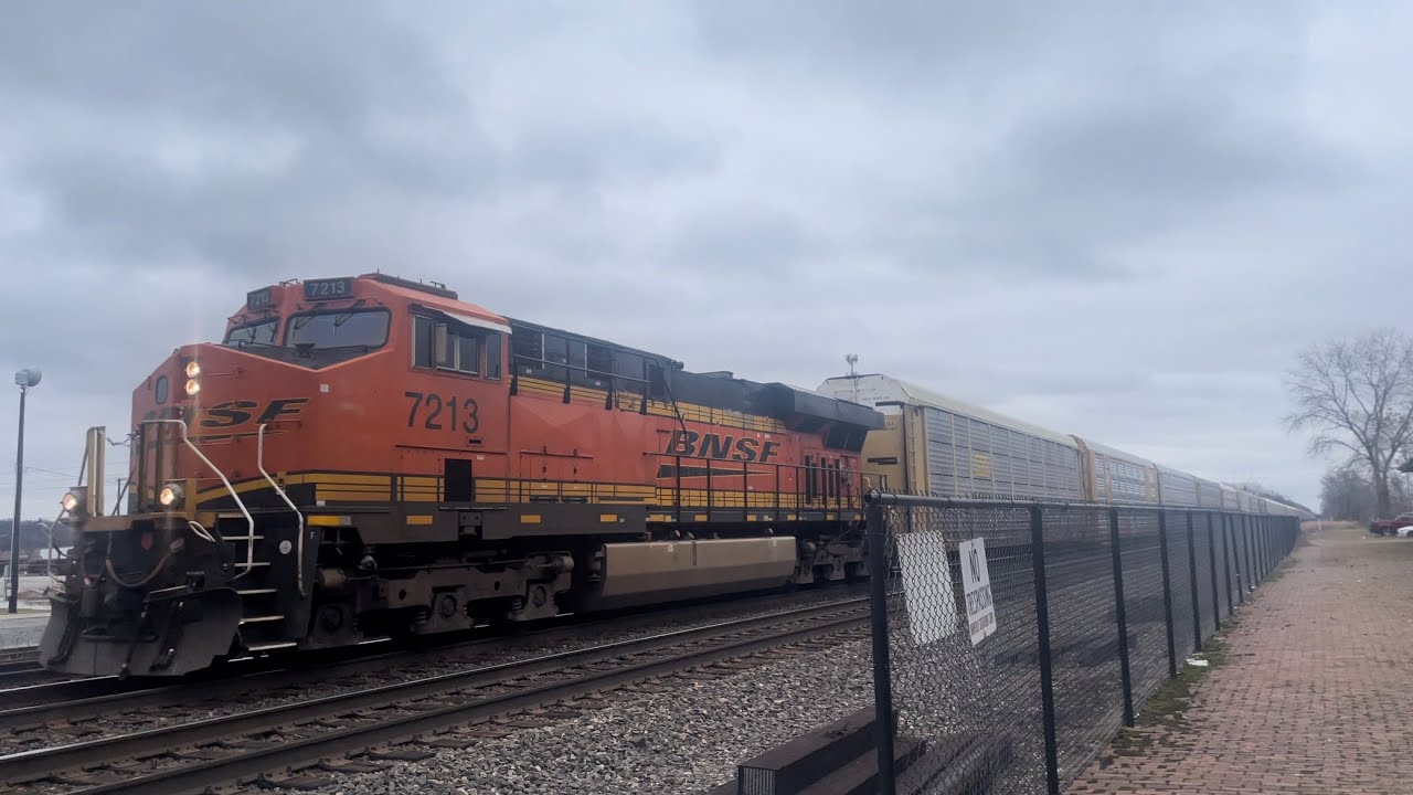 BNSF 7213 leads NS 31M in La Porte - YouTube