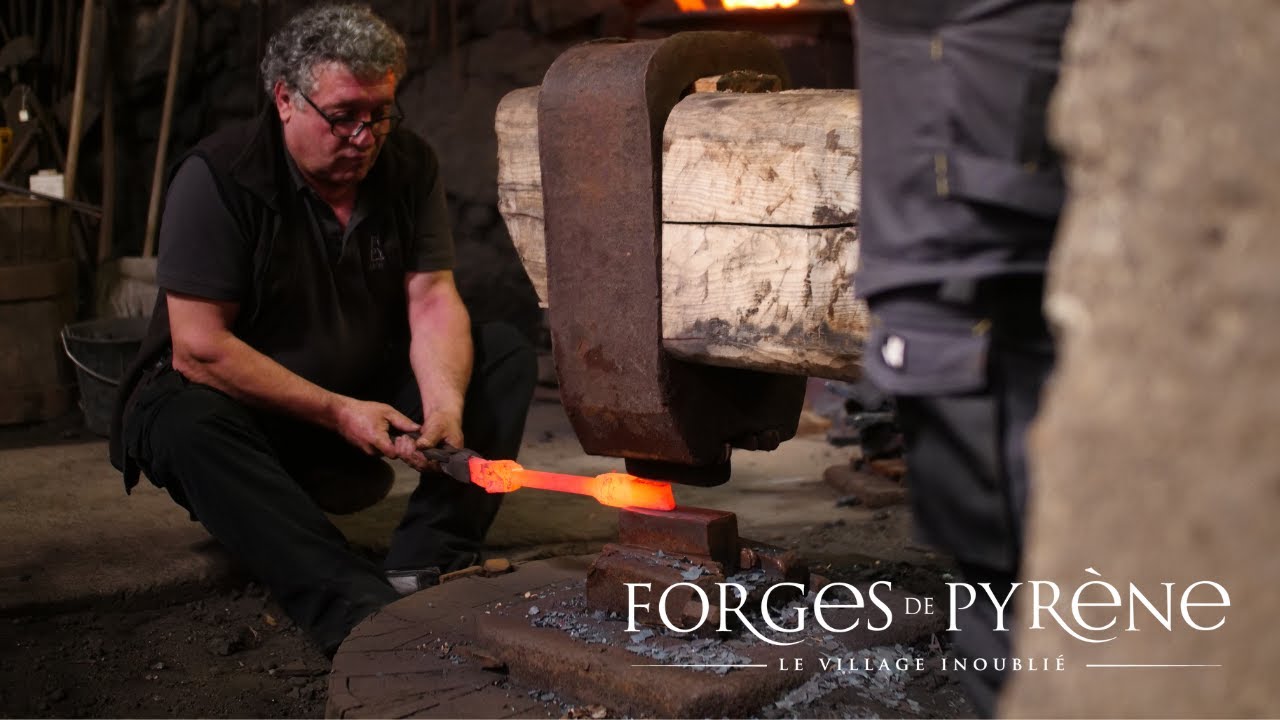 Les Forges de Pyrène, le village inoublié - YouTube