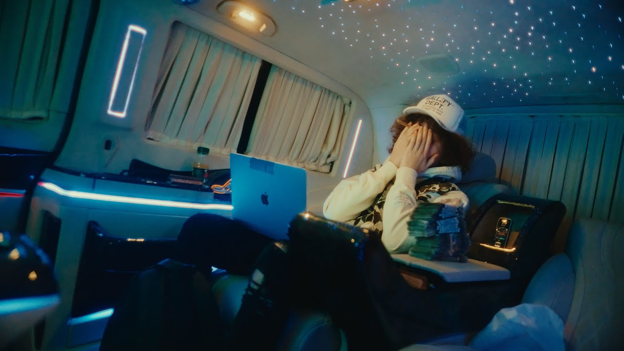 Zinera - Glitch (Official Video) - YouTube