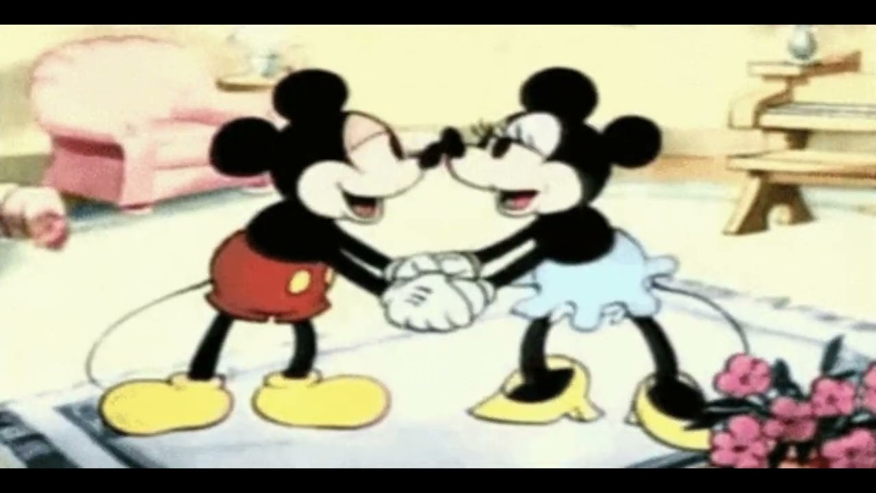 Old Mickey Mouse And Minnie Mouse Kissing