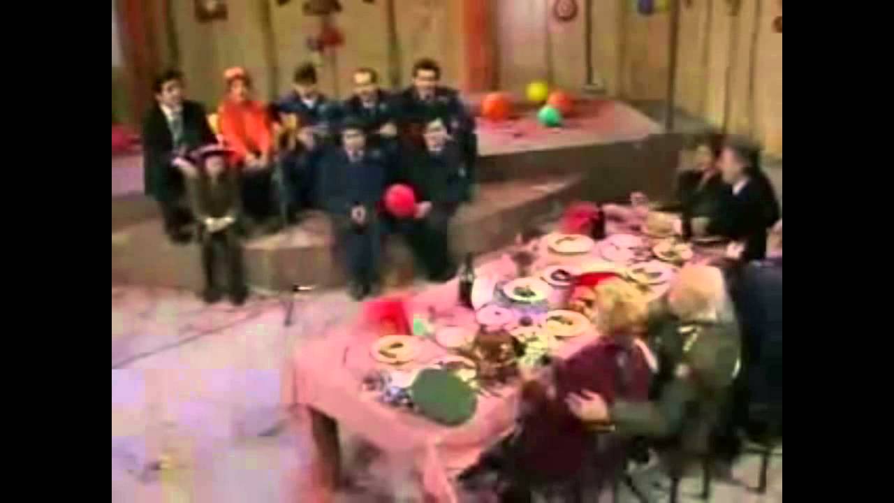 Της Ελλάδος Τα Παιδιά - Μένω σε Κάποια Γειτονιά - YouTube