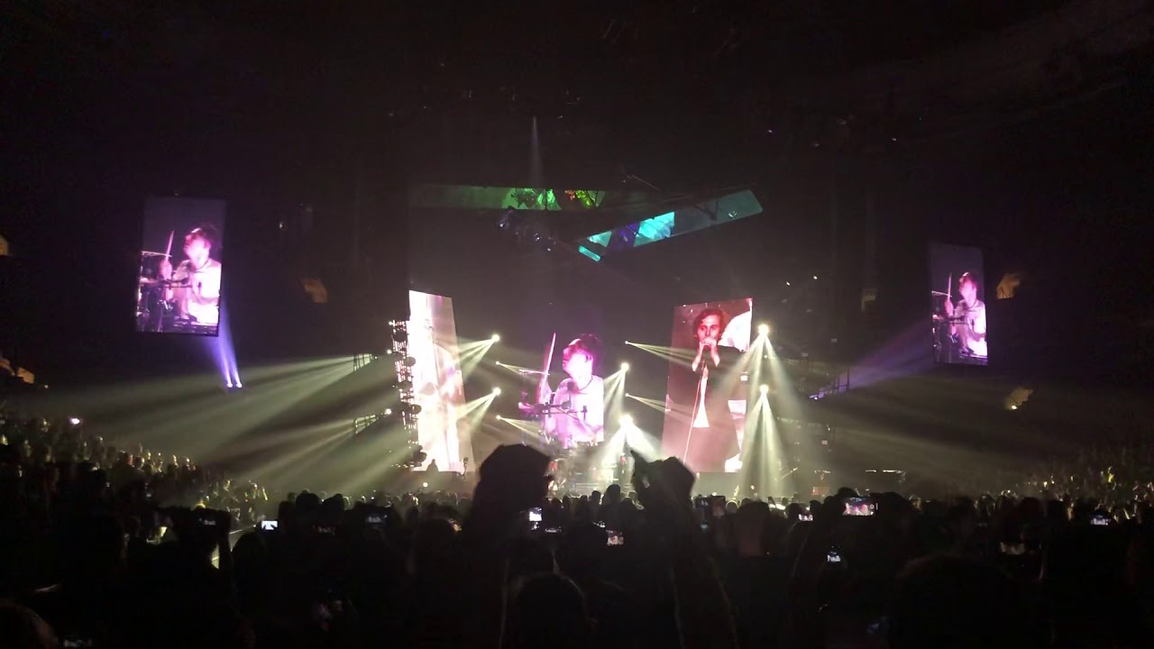 Chainsmokers ft. 5 Seconds of Summer (5SOS) Vancouver 2019 Who Do You ...