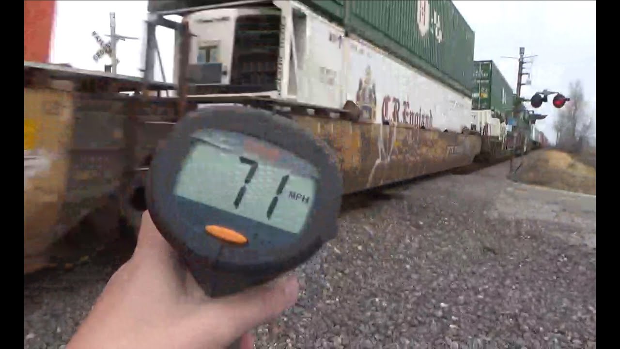 71 MPH UP Intermodal Train Flying Thru Fults, Illinois 11/21/23 - YouTube