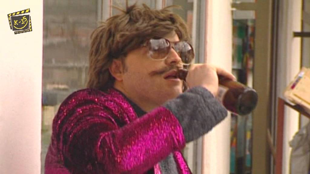 K-15 - Mile pred prodavnica ceka leb - YouTube