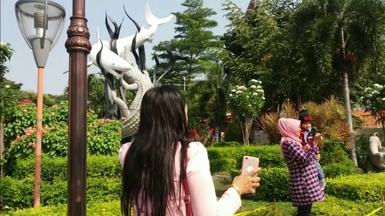 Icon kota surabaya (patung sura dan baya)|| icon of surabaya City - YouTube