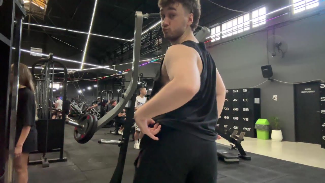 SANTUTU MUESTRA SU CORTE DE PELO - YouTube