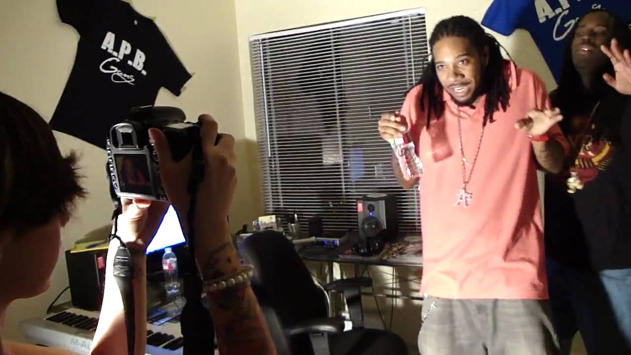 Nova Boy The Hit Man "Follow Me" ( Footage Shooting His Twitter Song ...