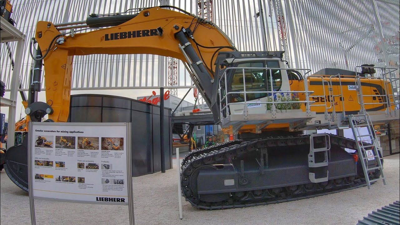 360 degree VR Tour of the Liebherr Stand Bauma 2019 - YouTube