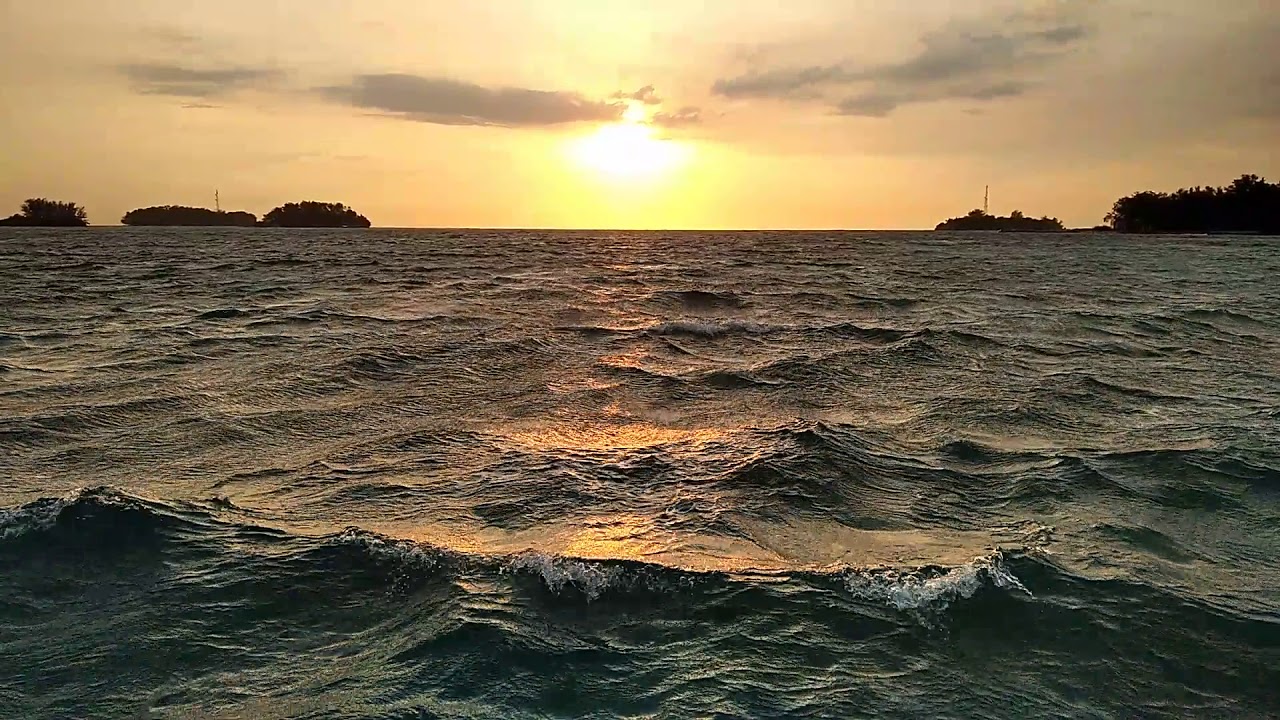 Sunset di pulau 1000 - YouTube