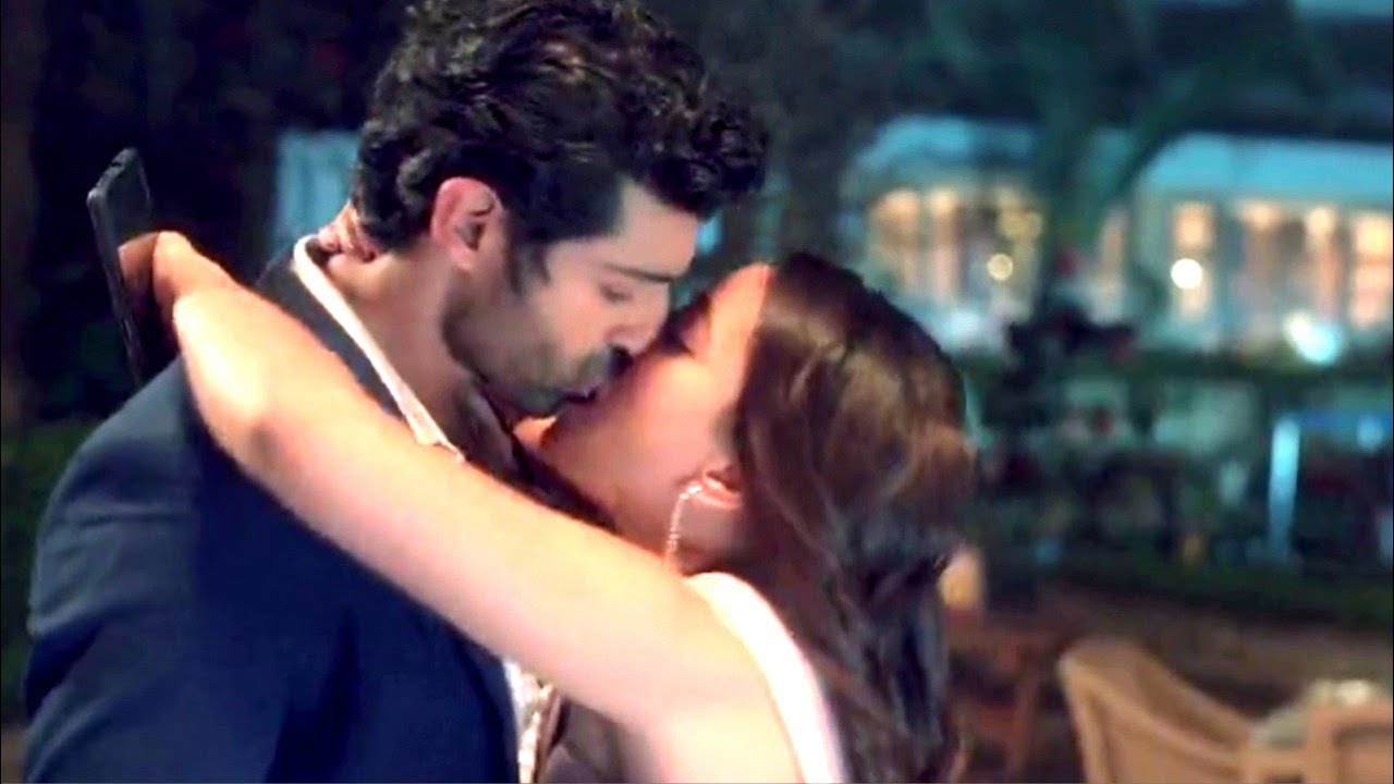 Shweta Basu Prasad Passionate Kissing Scene With Aashim Gulati in Oops Ab Kya Web Series 2025 ...