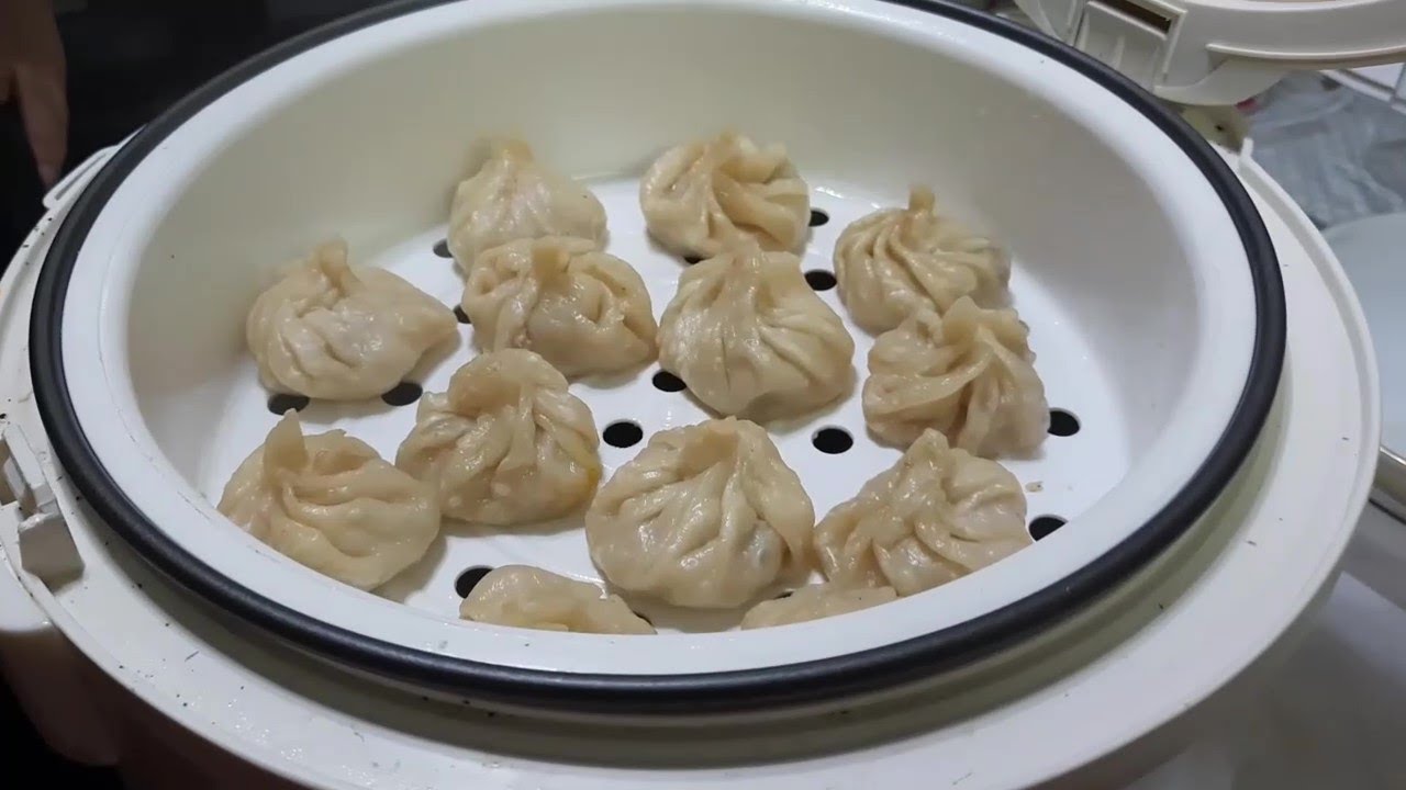 Steamed Chicken Dumpling/Momos Recipe with Rice Cooker!! চিকেন মোমো ...
