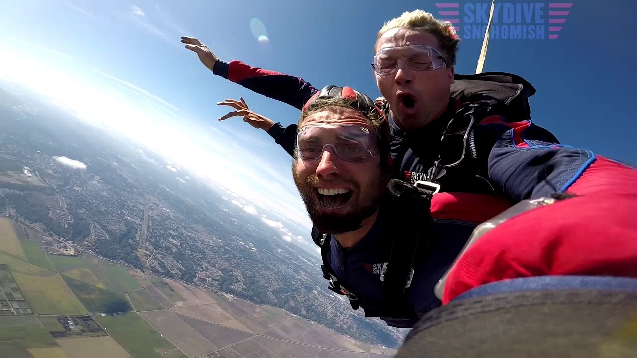 Arron Leppard's Tandem skydive! - YouTube