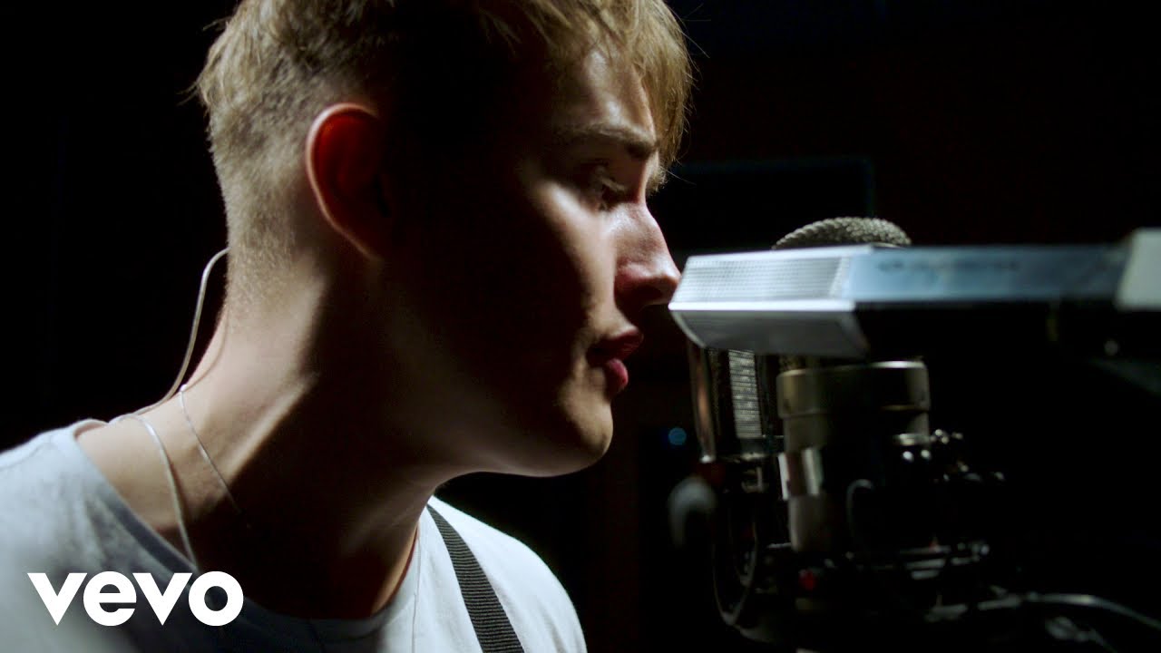 Sam Fender - Dead Boys (BRITs 2019 Critics' Choice Session) - YouTube