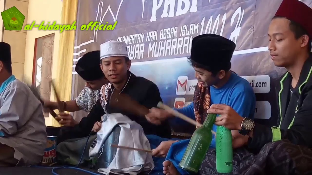 Gema sholawat ( kobong 2 putra ) santri al-hidayah dalam rangka ...